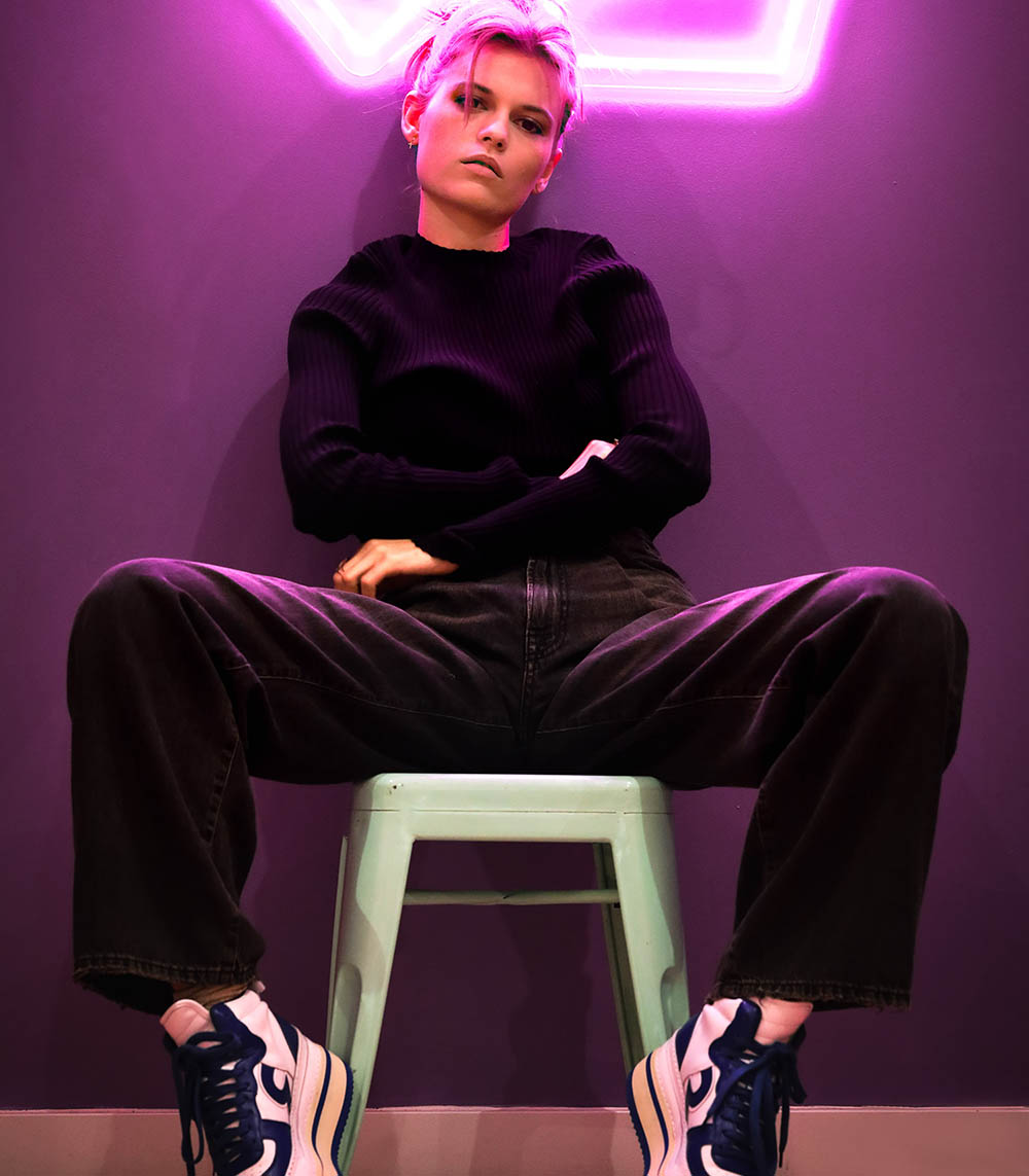 Baskets The Riot Cuir Blue & White R13 - Jane de Boy